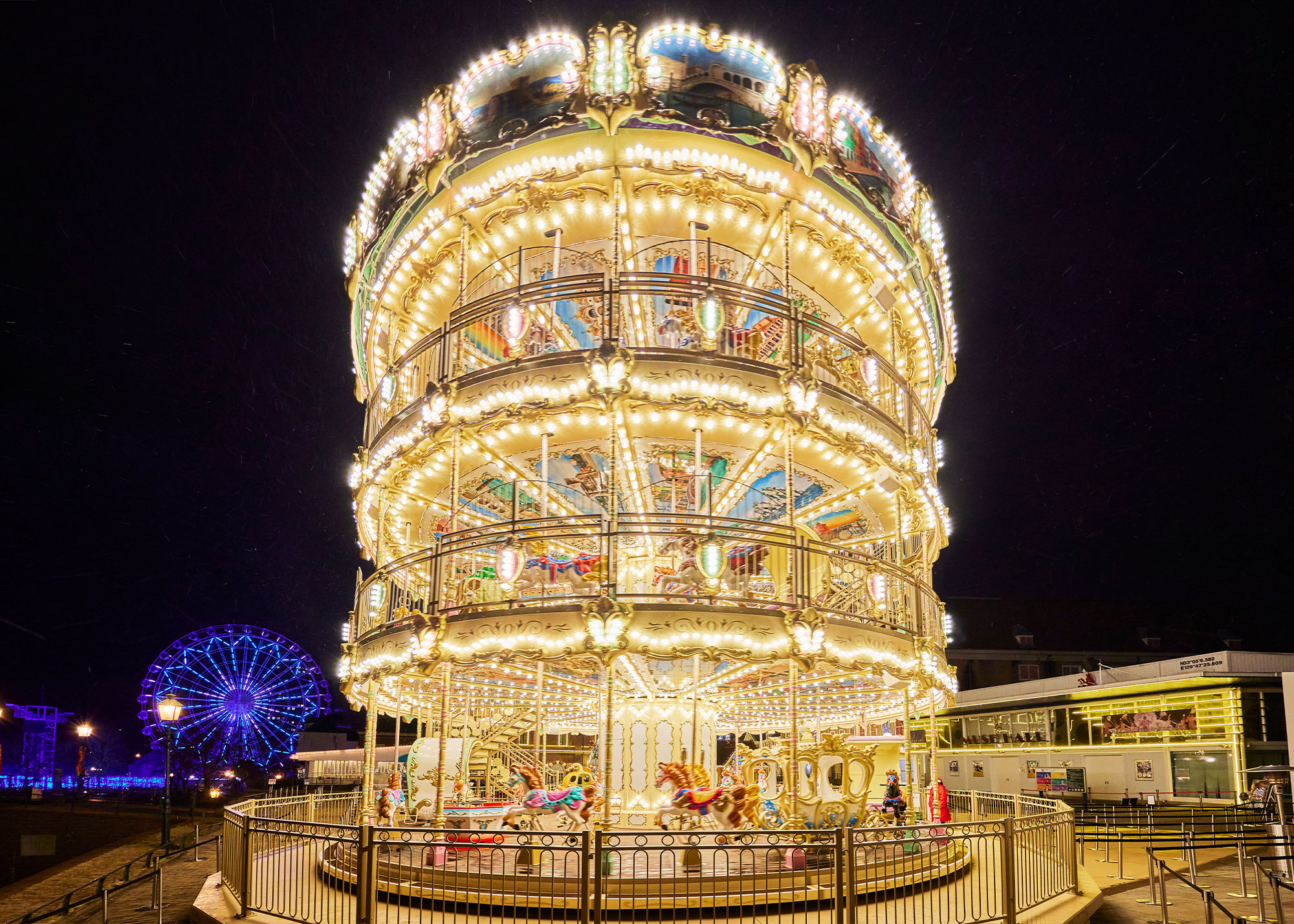 Sky Carousel | Events & Shows | Huis Ten Bosch Resort